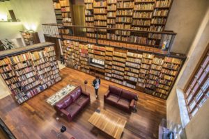 BIBLIOTECA JOSÉ VASCONCELOS, EN EL CENTRO DE LA CAPITAL DE MÉXICO